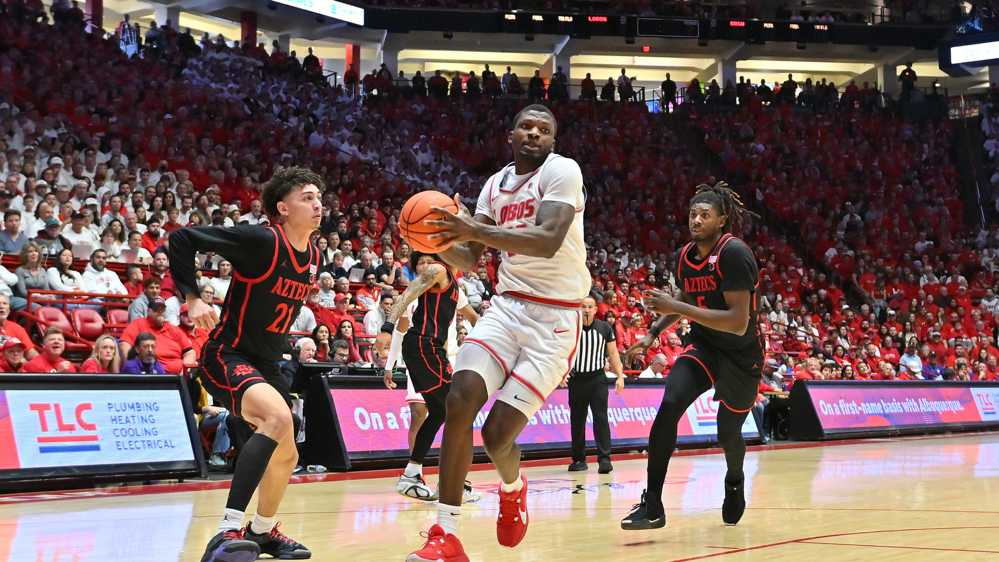Lobos Visit Utah State in Battle of Mountain West Leaders - New Mexico ...