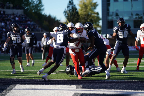 Lobos Use Historic Comeback to Win 50-45 in Final Minutes – University ...