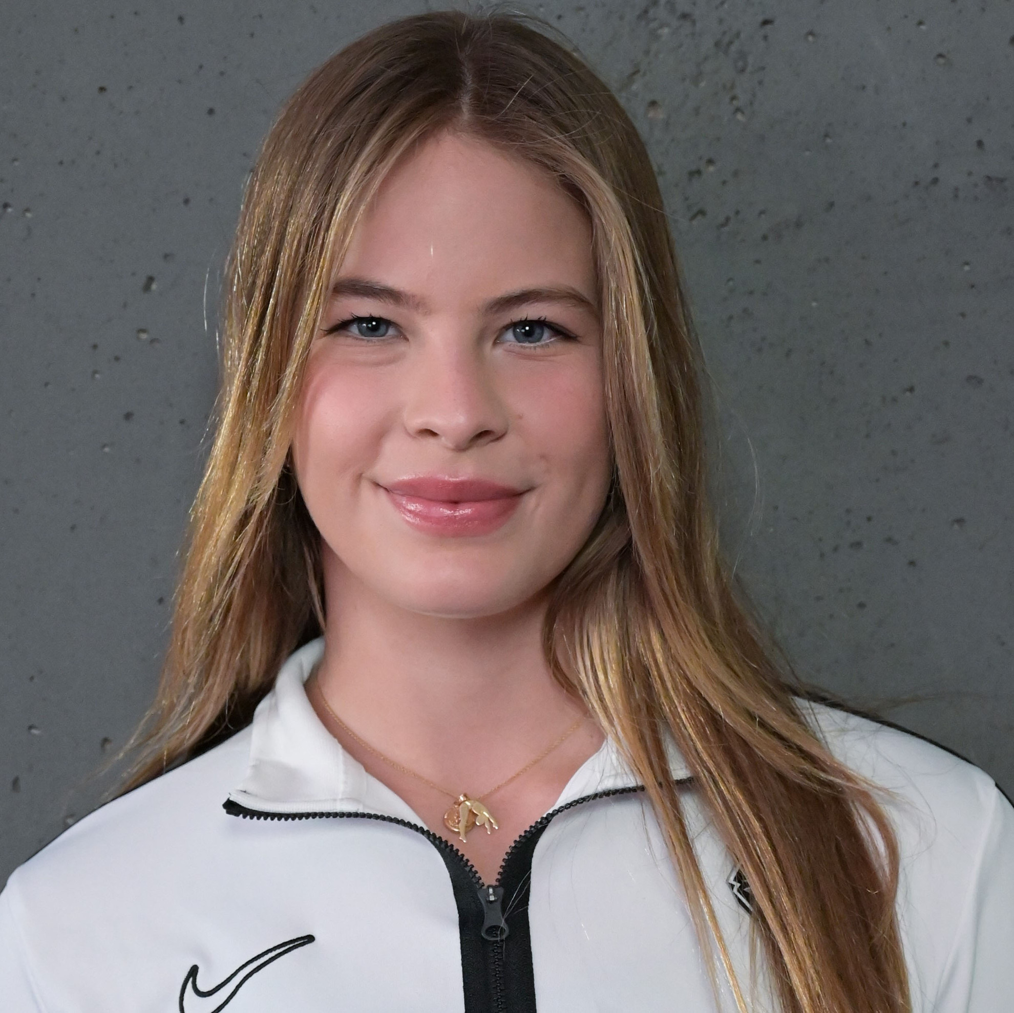 Isabella Gomez - Women's Swimming and Diving 2024-25 - New Mexico Lobos ...